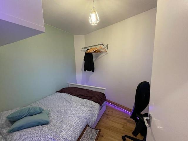 Room at Herne Hill, Greater London