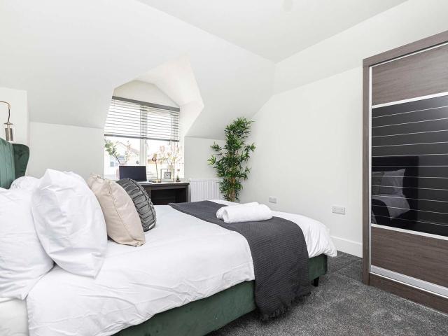 Room at Herbert Avenue, Poole