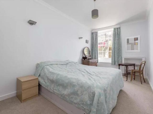 Room at Heriot Row, City of Edinburgh