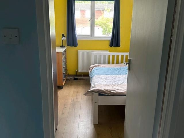 Room at Herschel Walk, Crawley