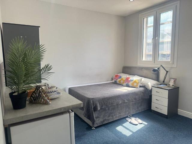 Room at Hertford Square, Coventry