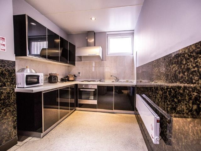 Room at Hertford Square, Coventry