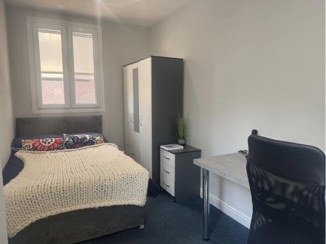 Room at Hertford Square, Coventry