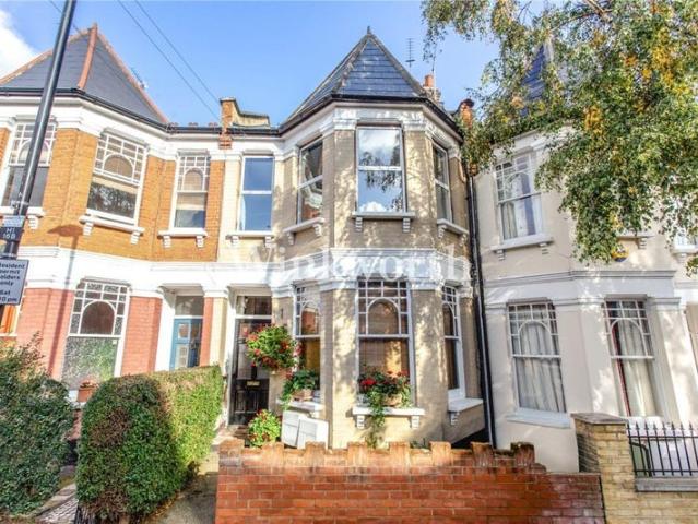 Room at Hewitt Road, Greater London