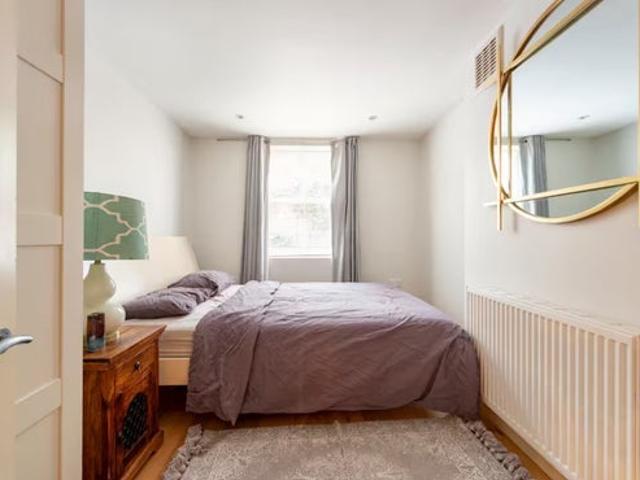 Room at Hetley Road, Greater London