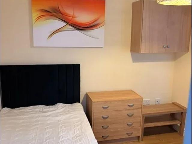 Room at Hexthorpe Road, Doncaster