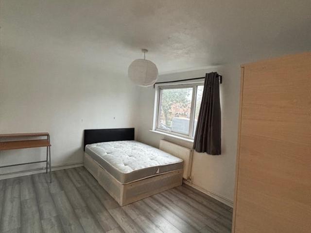 Room at Heybourne Road, Greater London