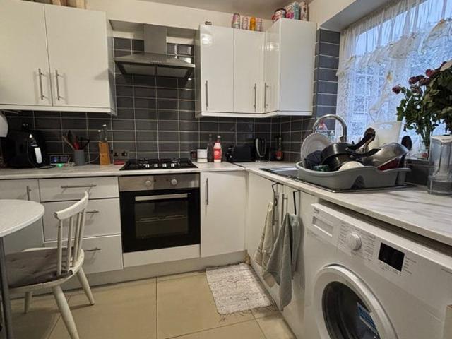 Room at Heybourne Road, Greater London