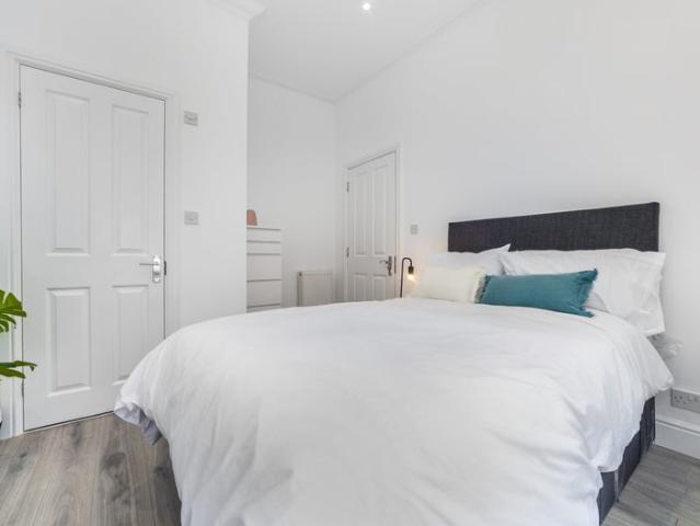Room at Hicks Street, Greater London