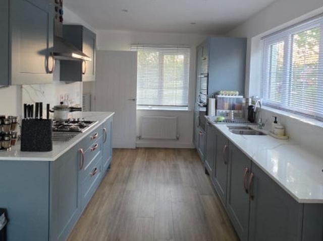 Room at Hightrees Way, Crawley