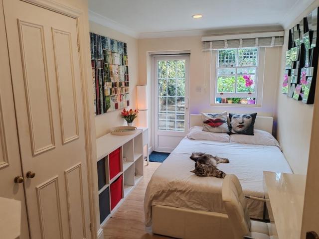 Room at Highwood Road, Greater London