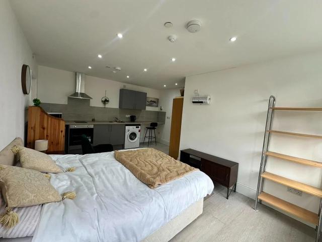 Room at High Bullen, Sandwell