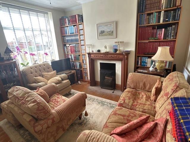 Room at High Street, North Warwickshire