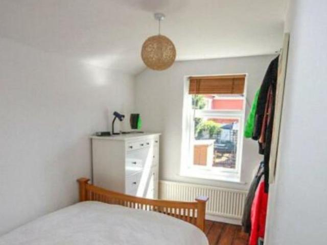Room at High Street, Bristol