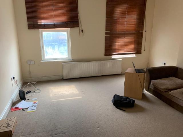 Room at High Street Colliers Wood, Greater London