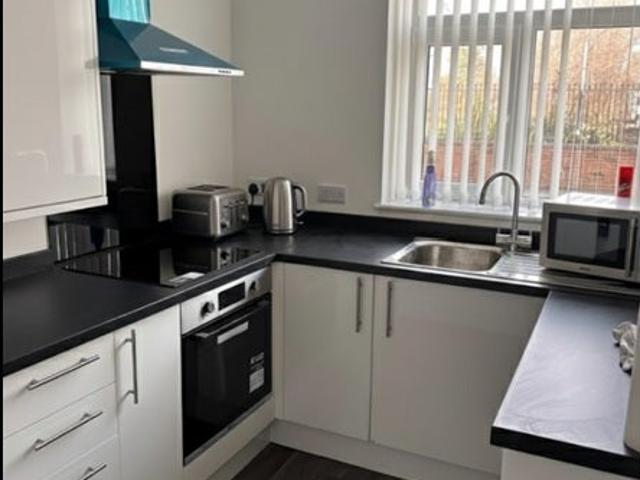 Room at High Street, Connah's Quay