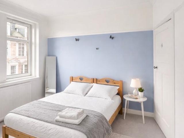 Room at High Street, Dumbarton