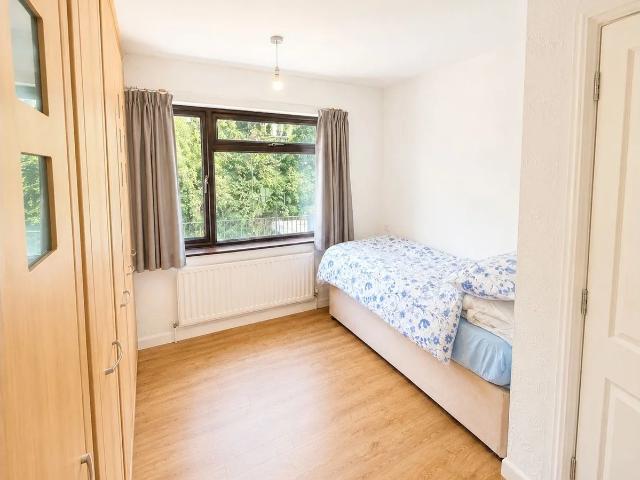 Room at High Street, Eastleigh