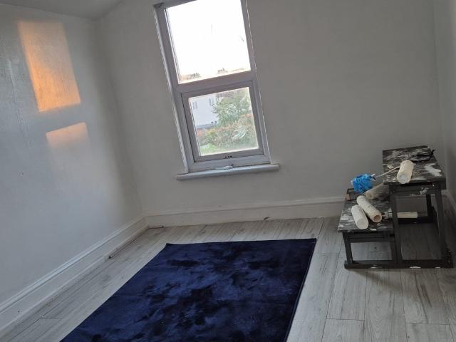 Room at High Street, Gillingham