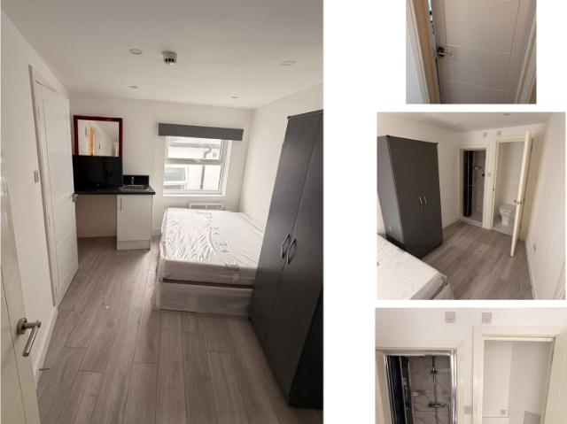 Room at High Street, Greater London