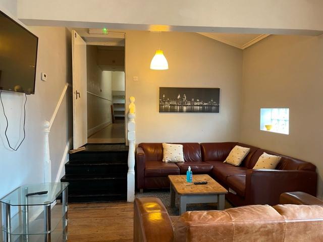 Room at High Street, Liverpool