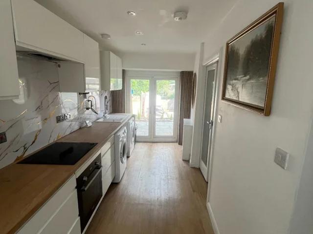 Room at High Street, Paulton