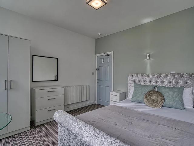 Room at High Street, Runcorn