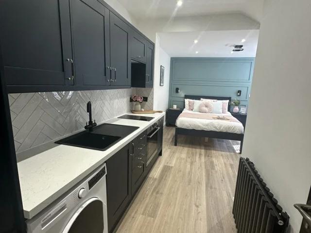 Room at High Street, Rushden