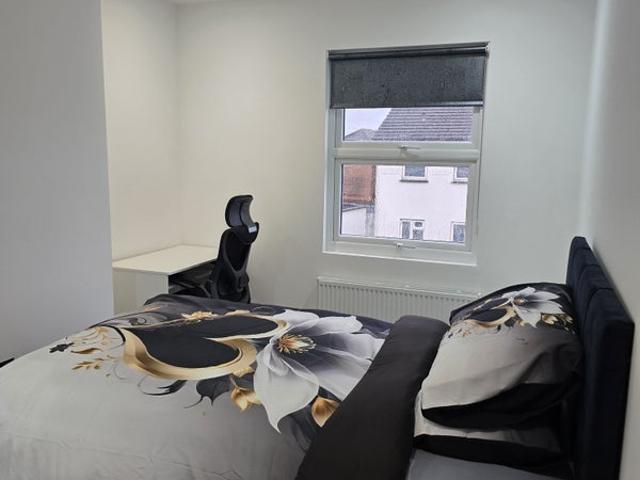 Room at High Street, Swanley