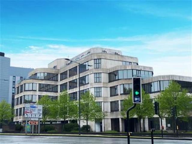 Room at High Street, Slough