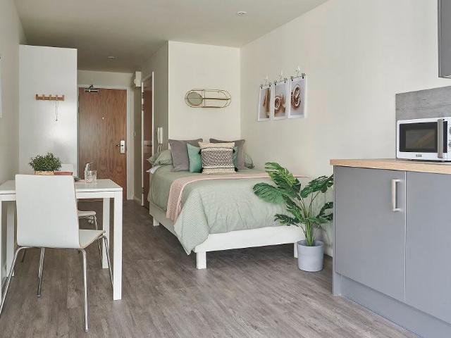 Room at High Street, Southampton