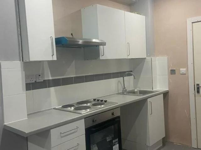 Room at High Road, Greater London