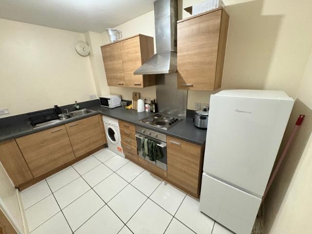 Room at High Road, Greater London