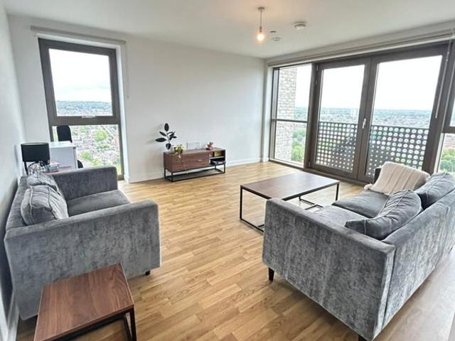 Room at High Road, Greater London