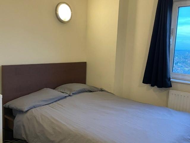 Room at High Road, Greater London