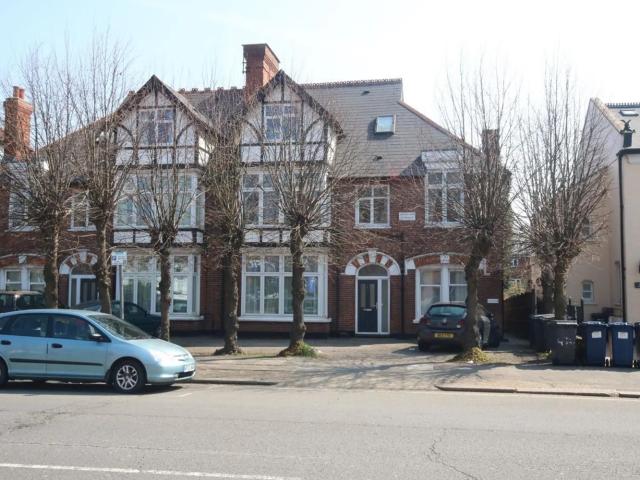 Room at High Road, Greater London