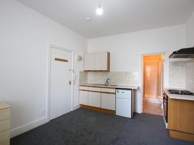 Room at High Road, Greater London