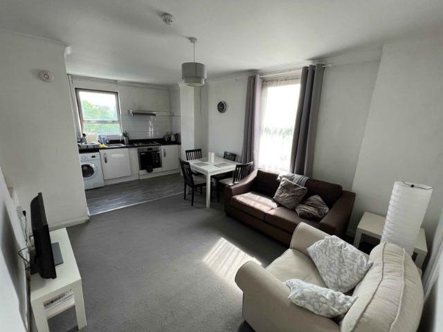 Room at High Road, Greater London