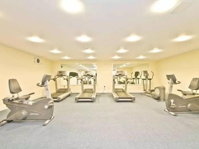 Room at High Road, Greater London