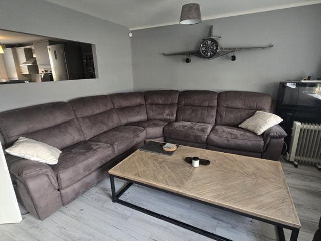 Room at High Road, Greater London