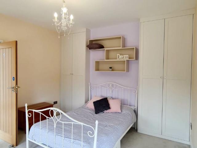 Room at Higham Road, Rushden