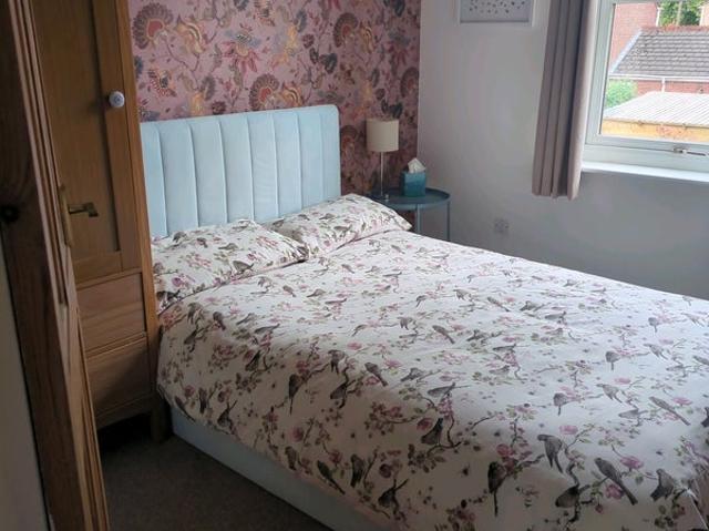 Room at Highbury Avenue, Nottingham