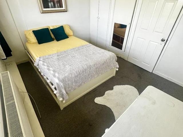 Room at Highcliffe Drive, Greater London