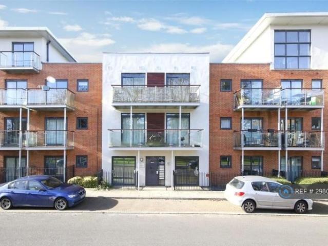 Room at Highfield Close, Greater London