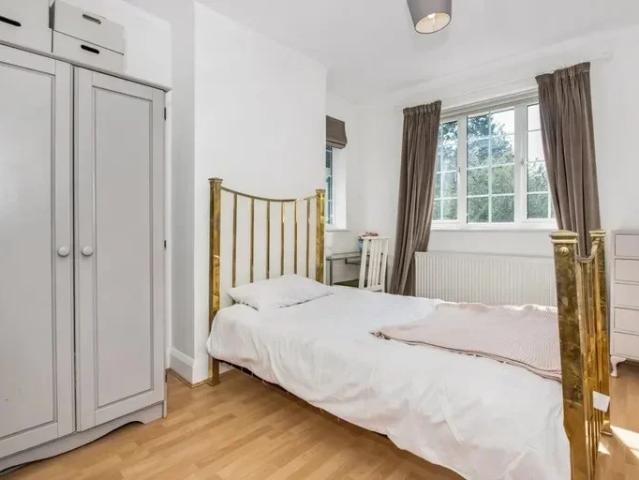 Room at Highfield Hill, Greater London