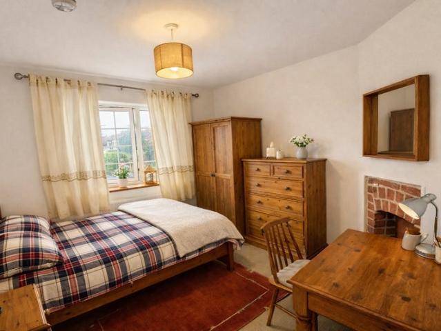 Room at Highfield Road, Nottingham