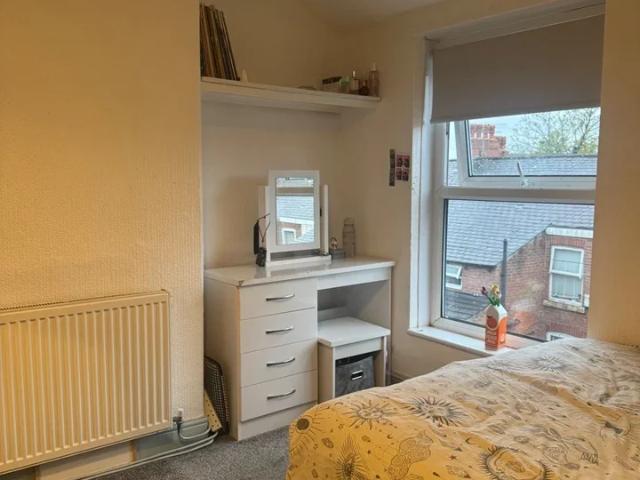 Room at Highfield Road, Salford