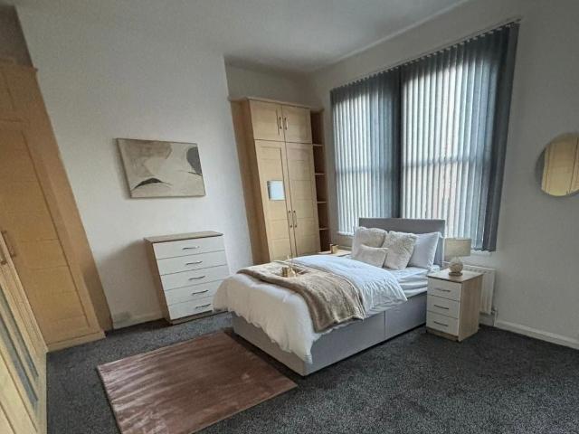 Room at Highfield Street, Leicester