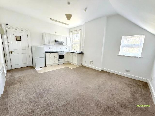 Room at Highland Road, Greater London