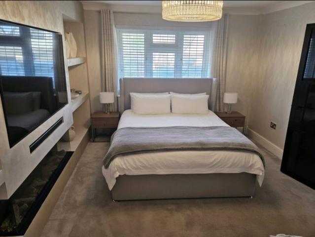 Room at Highlands Road, Basildon